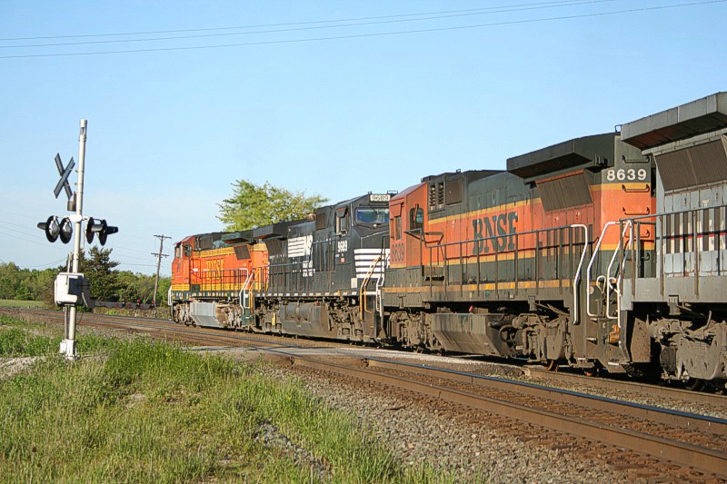 BNSF 8639